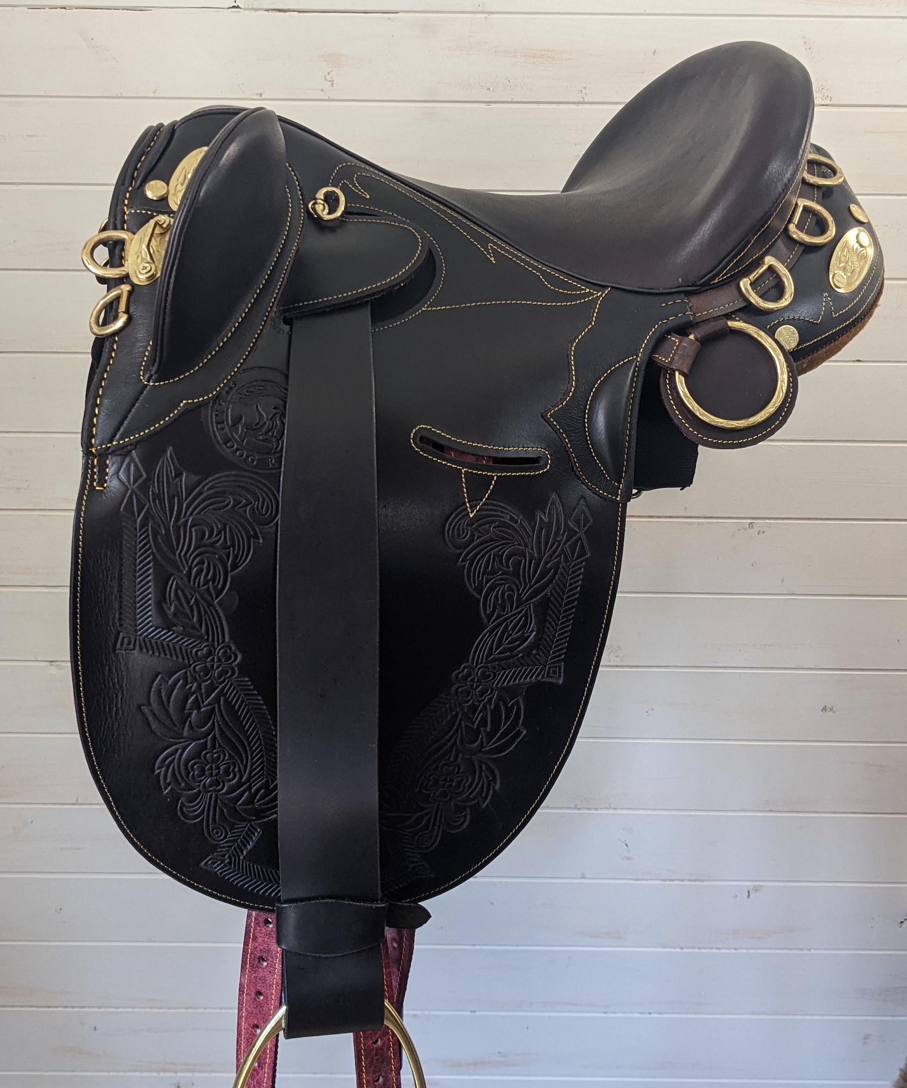 Australian Poley Saddle: Comfort for Long Rides